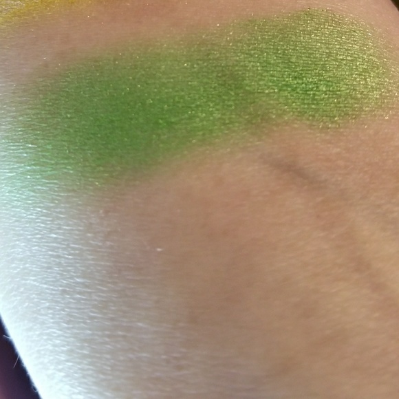 Sephora | Makeup | Ben Nye Luxe Eyeshadow Lx8 Chartreuse | Poshmark